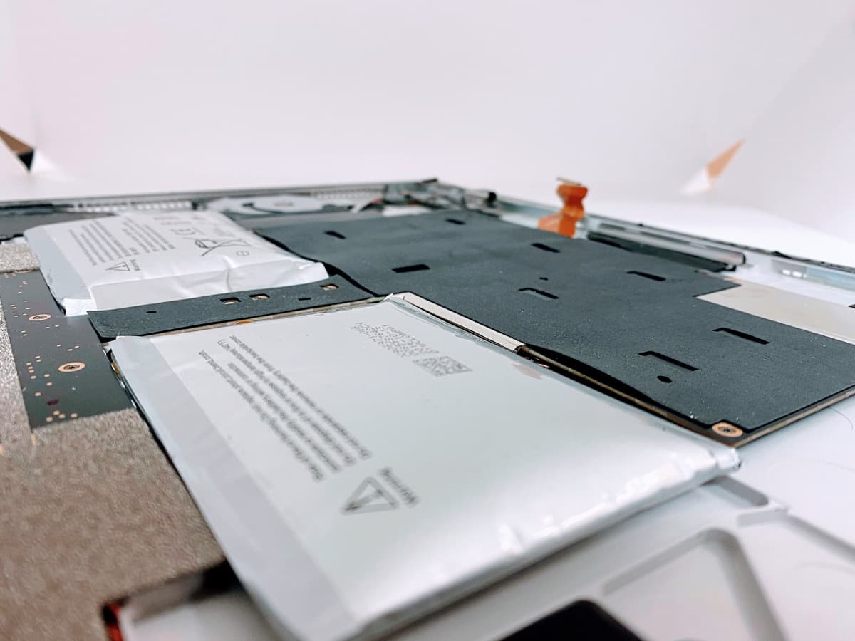 Microsoft Surface Book 1705 the battery replacement